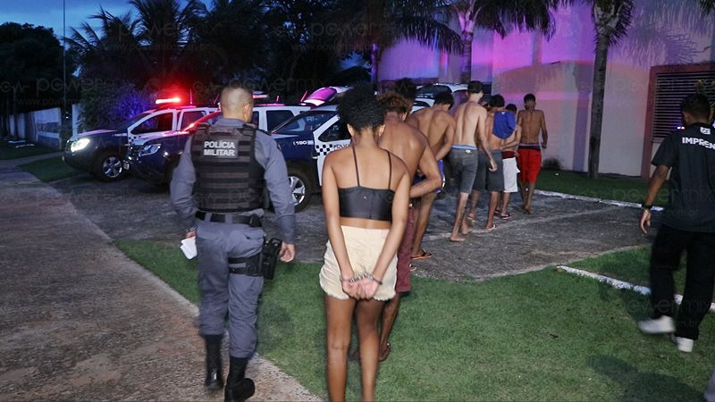 PM resgata homem mantido refém por integrantes de facção criminosa e ... PM resgata homem mantido refém por integrantes de facção criminosa e ...